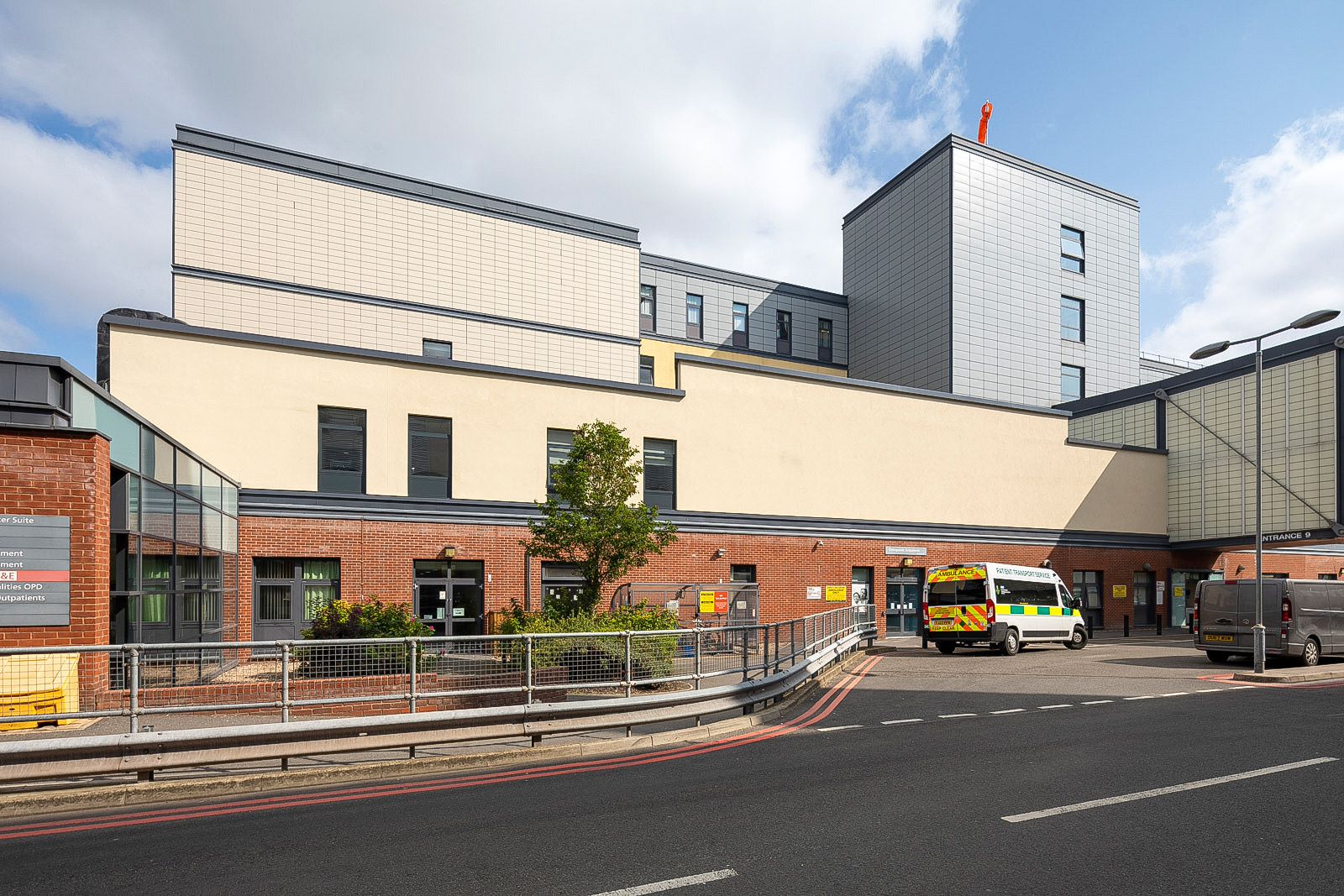 Hybrid Theatre, Royal Derby Hospital | Galliford Try
